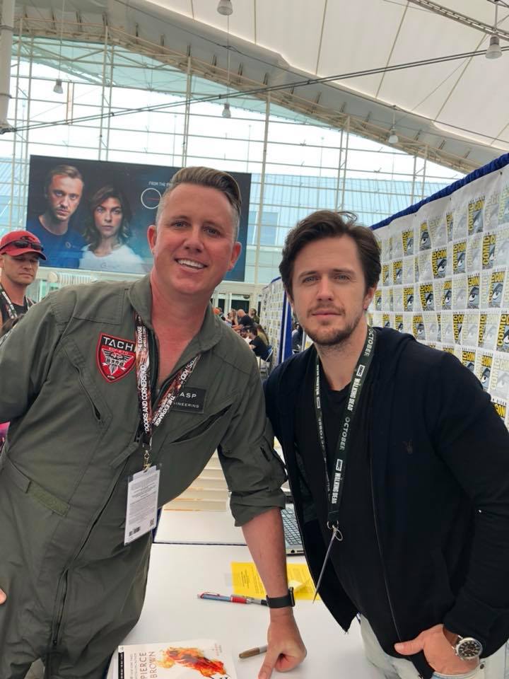 Red Rising Fans Bring The Howler Pride To Comic-Con In San Diego ...